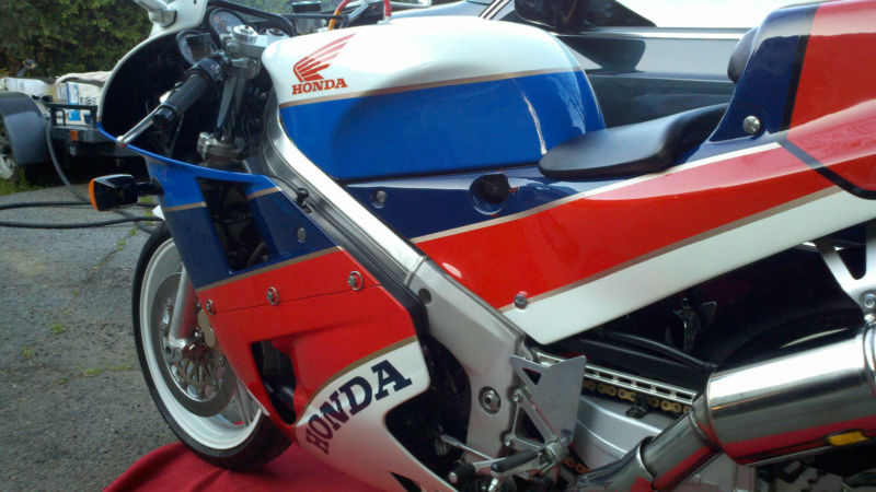 California Beauty: 1990 HONDA RC30 - Rare SportBikesForSale