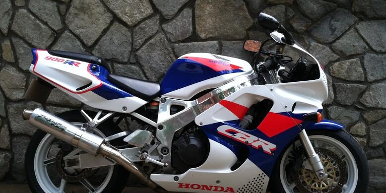 First Year FireBlade in the Most Desirable Colors: 1993 Honda CBR900RR ...