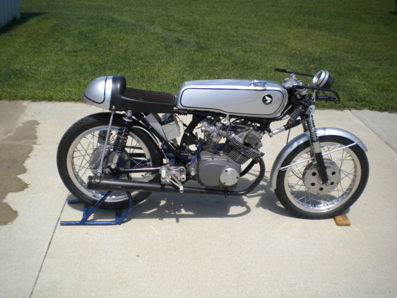 Just Enough Cool: Honda CB175 Roadracer CR93 Replica - Rare ...