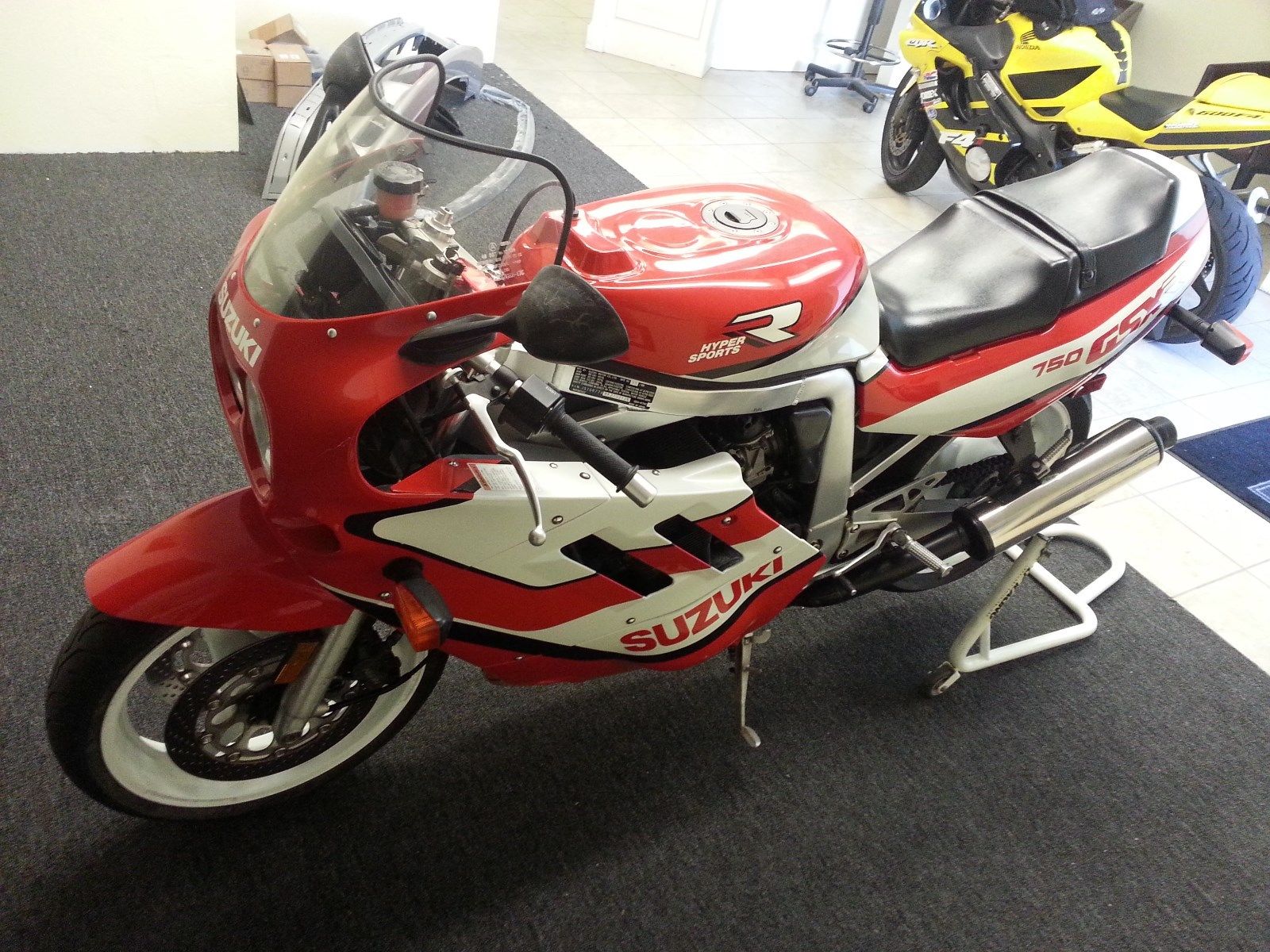 Red and White Slingshot: 1989 Suzuki GSX-R 750 - Rare SportBikesForSale