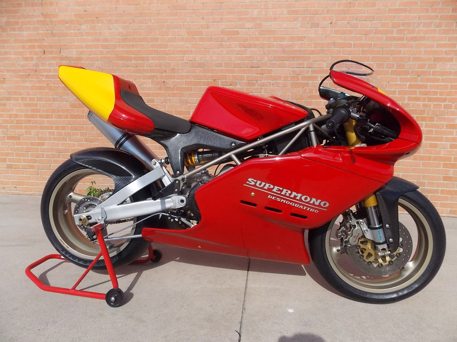 2.5 Supermono's: Two Ducati Supermono's and an Extra Engine - Rare ...