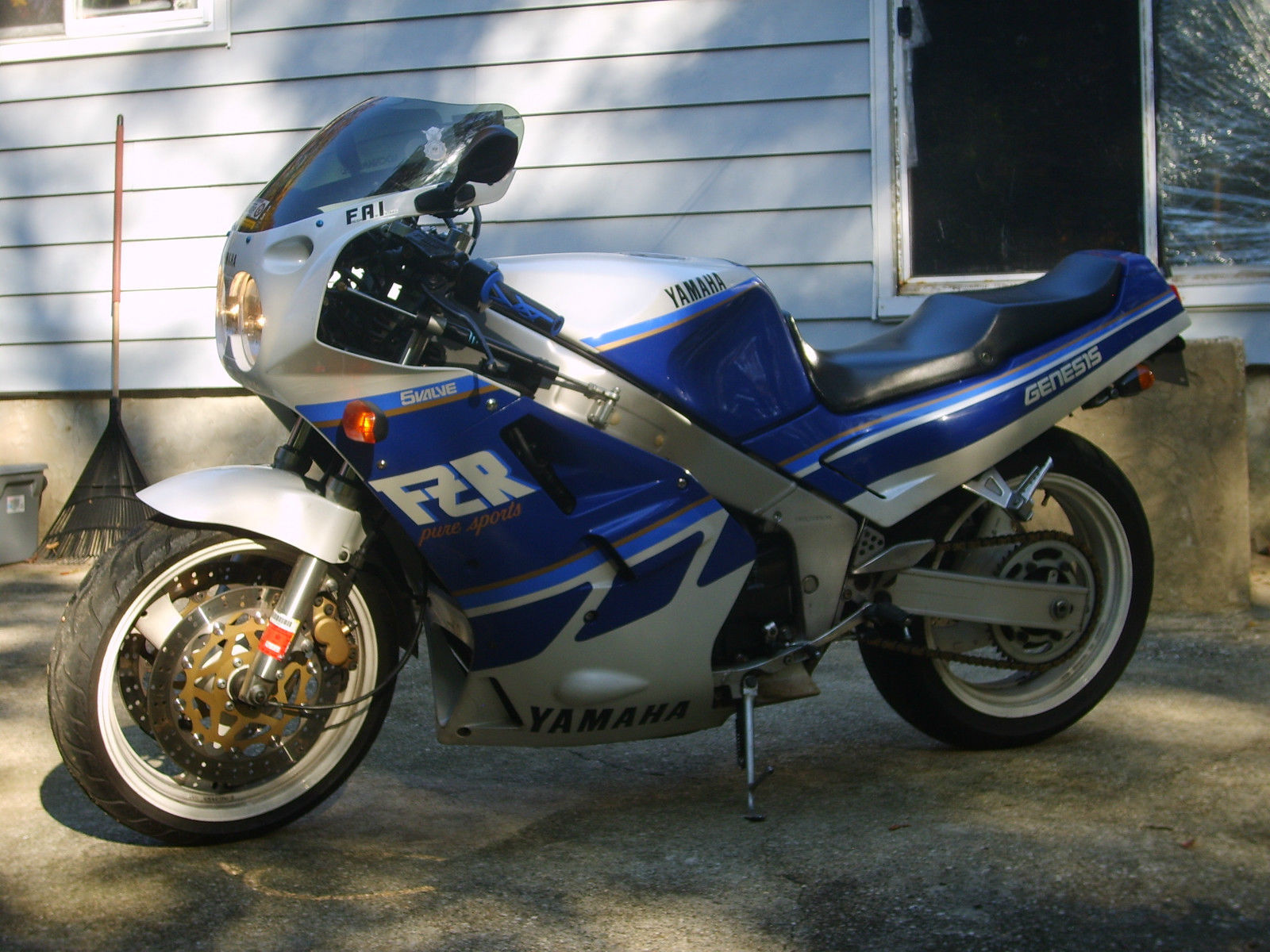 Pure Sports - Clean 1988 Yamaha FZR1000 on eBay - Rare SportBikesForSale