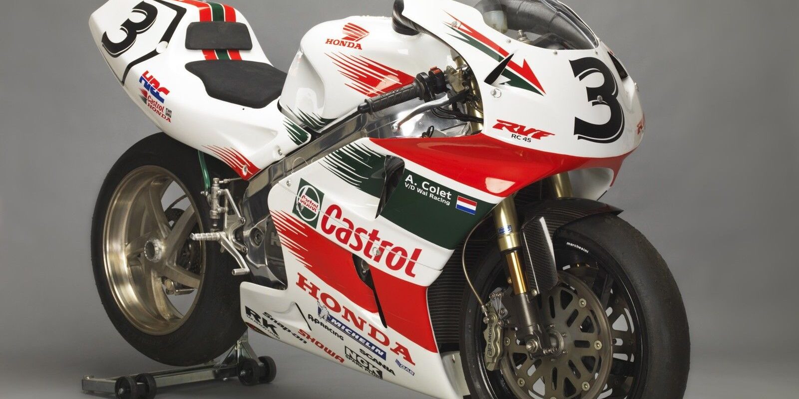 Starting December with a Bang: Honda RC45 with HRC Kit Parts - Rare ...