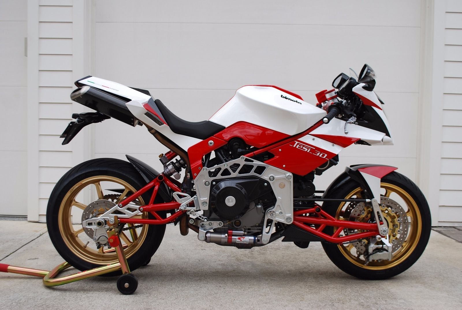Funky Forkless Flyer: 2008 Bimota Tesi 3D for Sale - Rare SportBikesForSale