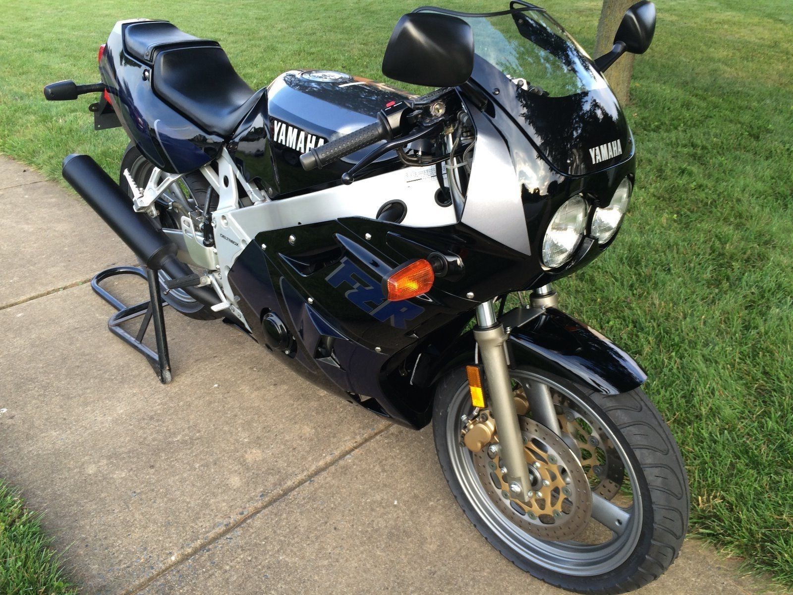 Black Friday - 1990 Yamaha FZR400 - Rare SportBikesForSale
