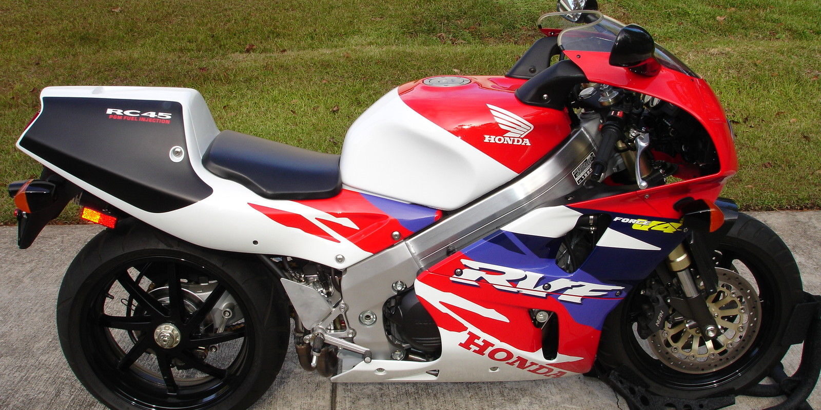 The difficult 2nd album: 1994 Honda RC45/RVF750R - Rare SportBikesForSale