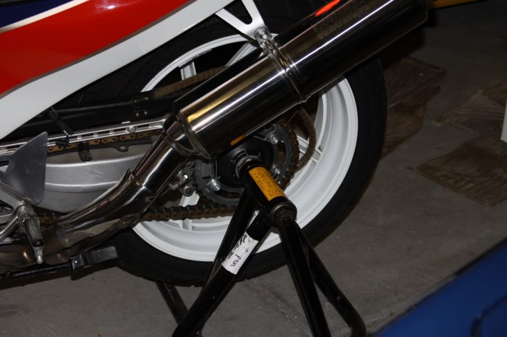 RC30 Left Rear Stand - Rare SportBikesForSale