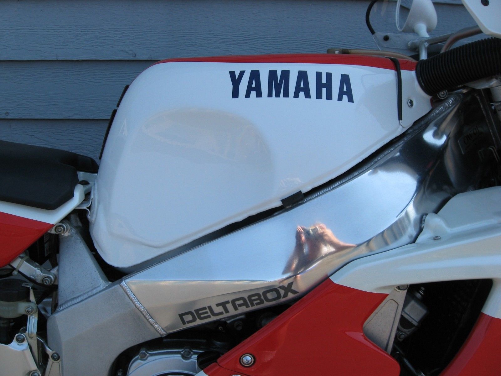 20171012 1989 yamaha fzr750r ow01 right tank - Rare SportBikesForSale