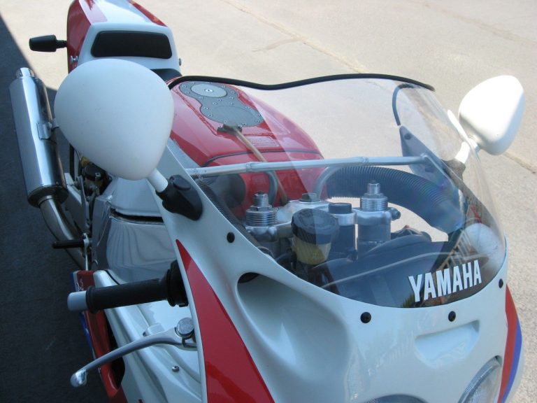 20171012 1989 yamaha fzr750r ow01 right windscreen - Rare SportBikesForSale