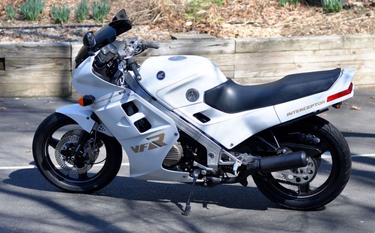 20180306 1986 honda vfr700f left uphill - Rare SportBikesForSale