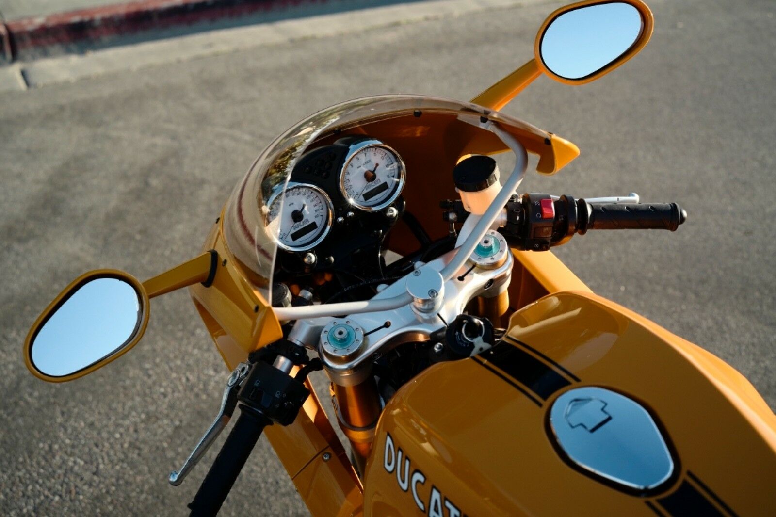 20190129 2006 ducati sc1000 cockpit - Rare SportBikesForSale