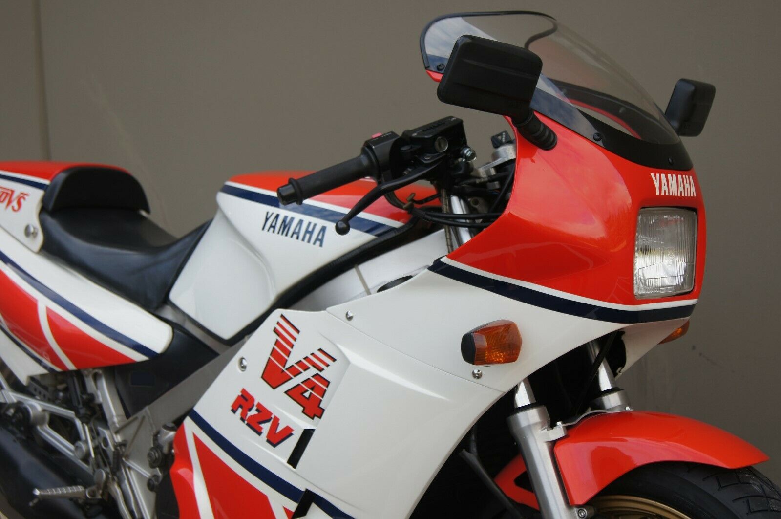 1/2 Liter Superbike - 1987 Yamaha RZV500 - Rare SportBikesForSale
