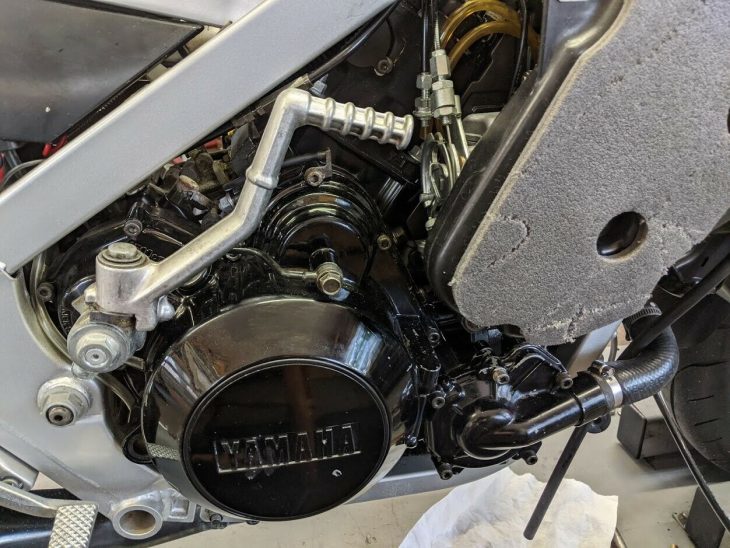 20200501 1985 yamaha rz500 right engine unfaired - Rare SportBikesForSale