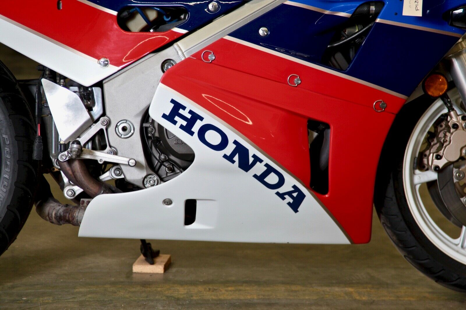 20200507 1990 honda vfr750r rc30 right fairing - Rare SportBikesForSale