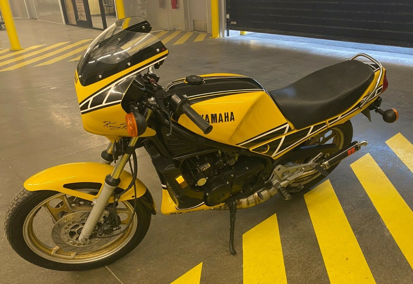 202100309 1985 yamaha rz350 left - Rare SportBikesForSale