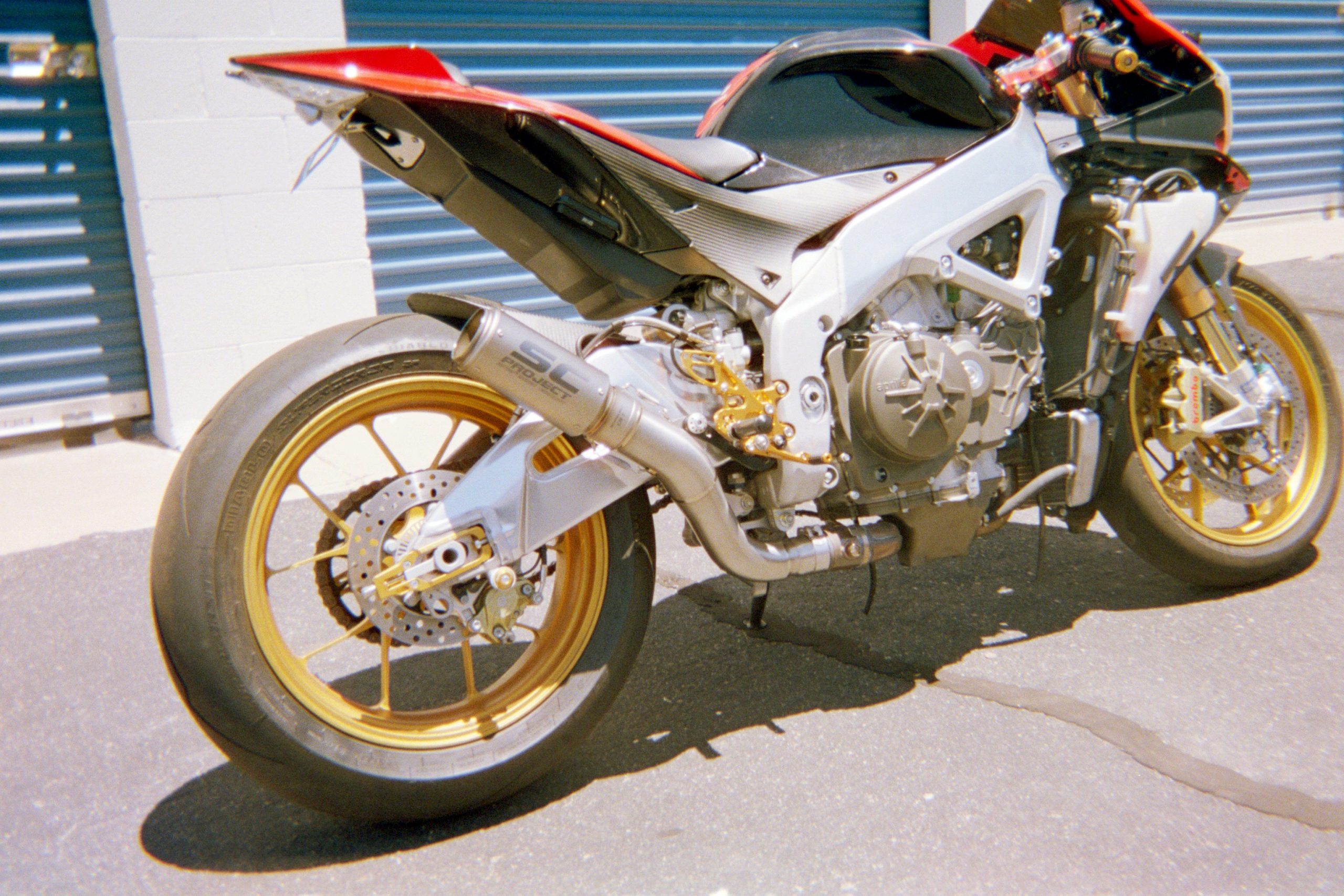 20210427 2012 aprilia rsv4 factory aprc right rear unfaired - Rare ...