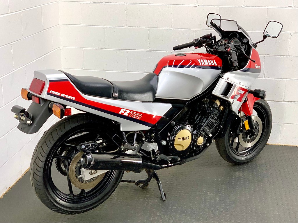 2021122325 1985 yamaha fz750 right rear - Rare SportBikesForSale