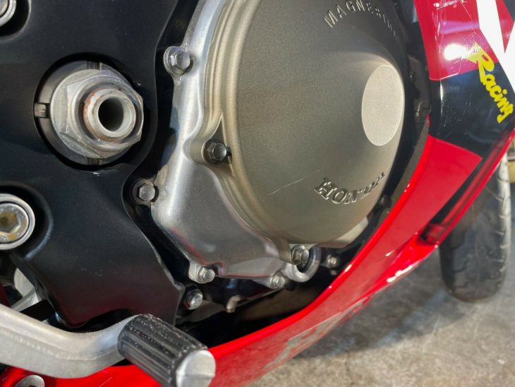 20220327 2001 honda rvt1000r rc51 right engine detail - Rare ...