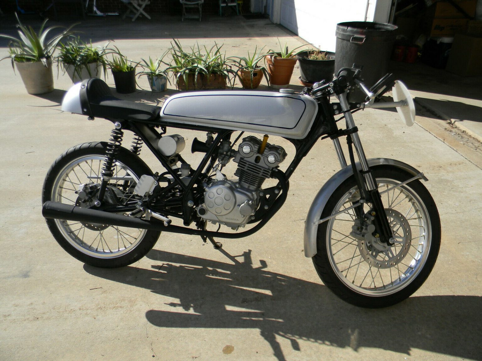 In the Power* Band - 2004 Honda CB50R Dream - Rare SportBikesForSale