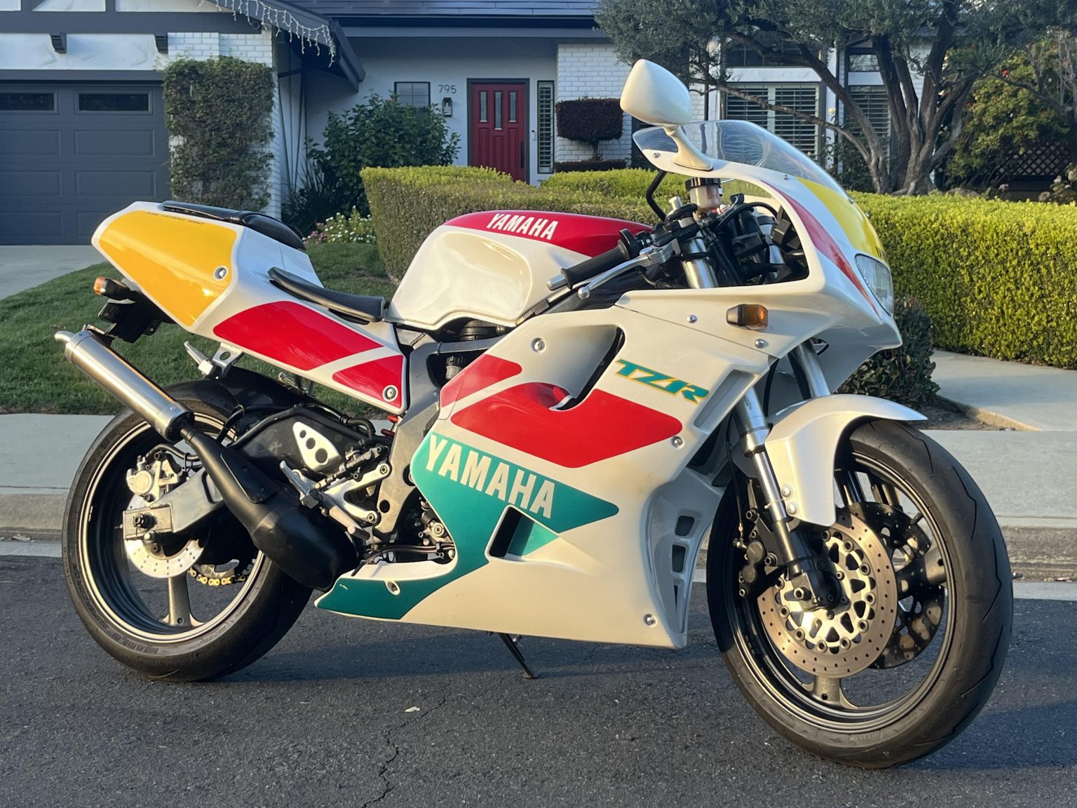 Featured Listing - 1992 Yamaha TZR-250RS with California reg ! - Rare SportBikesForSale
