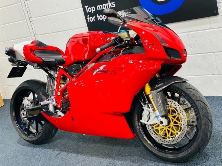 Color Me Red - 2004 Ducati 749R - Rare SportBikesForSale
