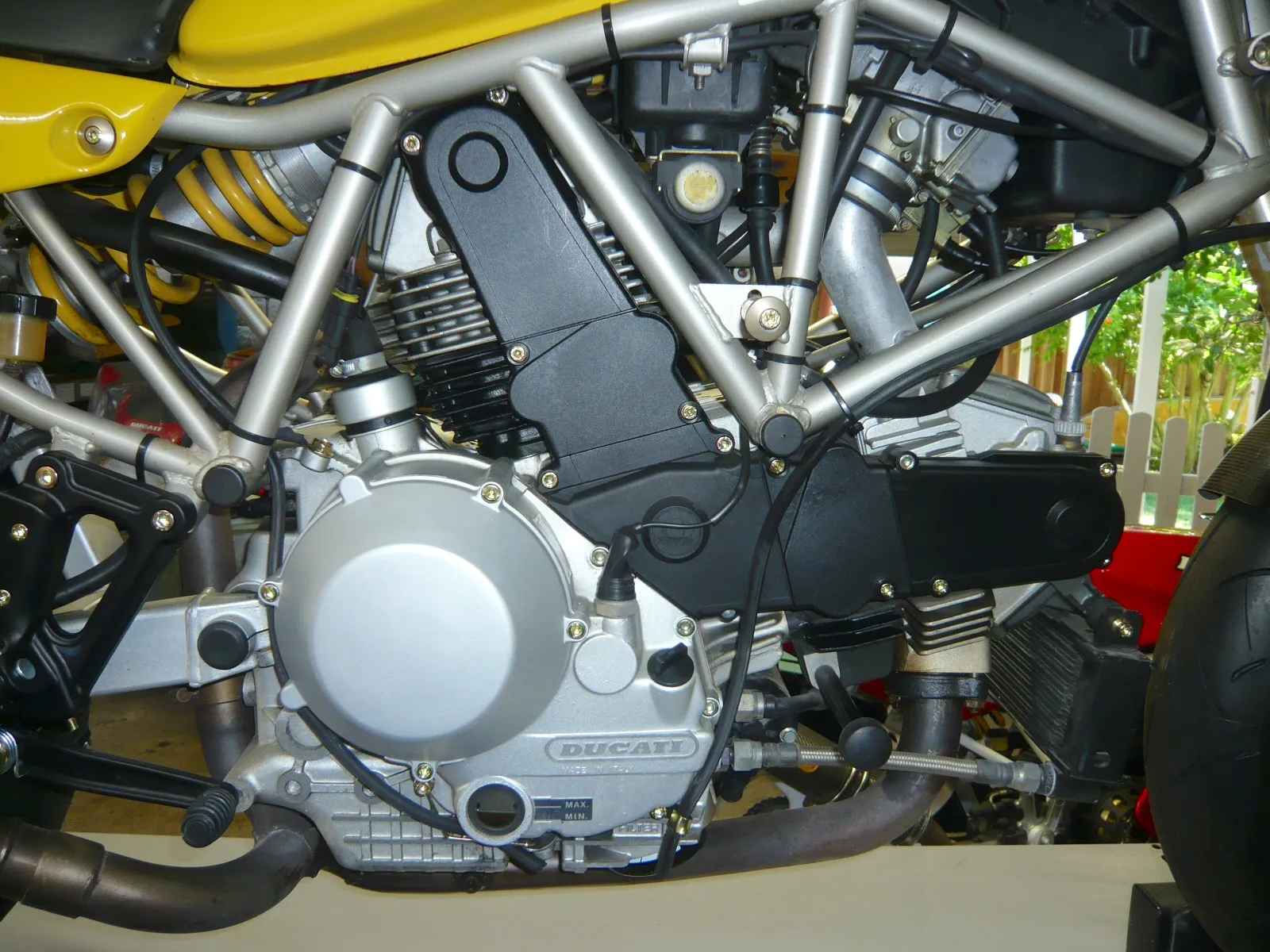 20230910 1995 ducati 900ss right engine - Rare SportBikesForSale