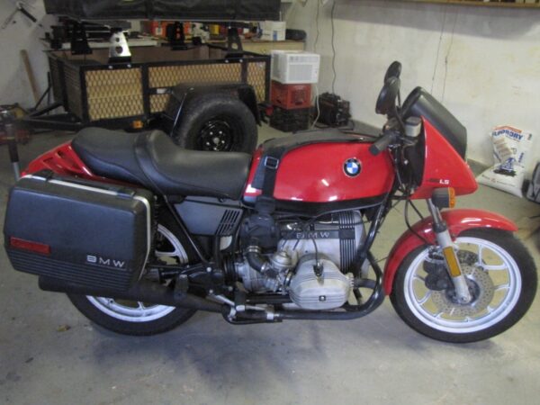 "A Lightweight Sportbike for Grownups": 1982 BMW R65LS for Sale - Rare ...